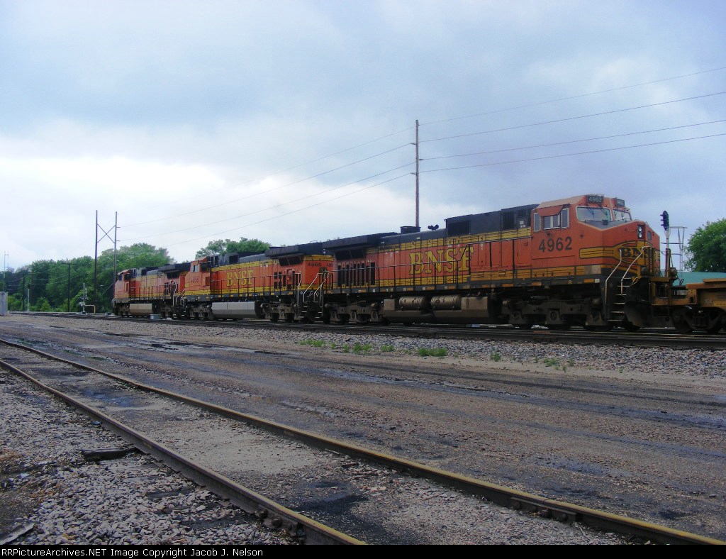 BNSF 4962